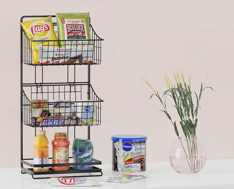 13 Clever Ways to Get Your Tupperware Collection Under Control - The ...