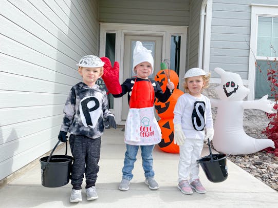 9 DIY Halloween Costumes From Dollar Tree - The Krazy Coupon Lady