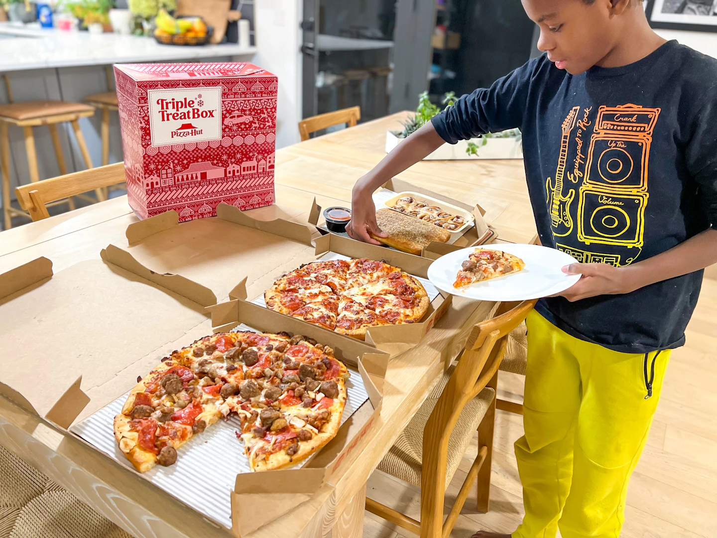 14 Pizza Places Open Christmas Next Year for Your Holiday Slice ...